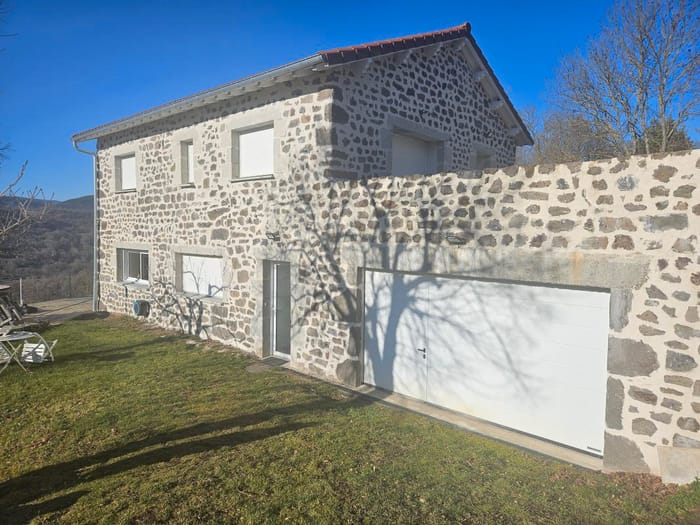 Cussac-sur-Loire : Maison 5 pièces à louer
