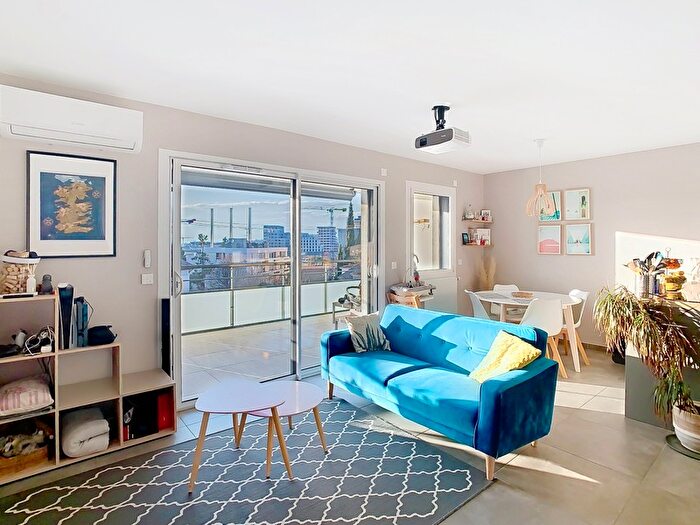 Appartement à louer - Annemasse, Centre-ville - 3 pièces - 2 chambres