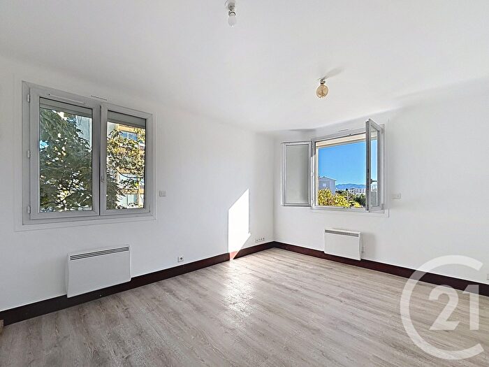 Appartement à louer - Perpignan, Les Remparts - 3 pièces - 2 chambres