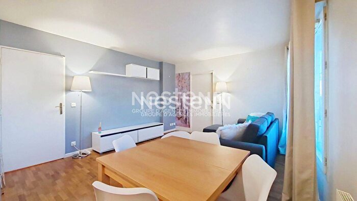 Centre Ville, Saint-Cyr-lécole : Appartement 2 pièces à louer