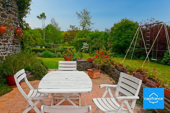 Maison à vendre - Saint-Péran - 7 pièces - 5 chambres