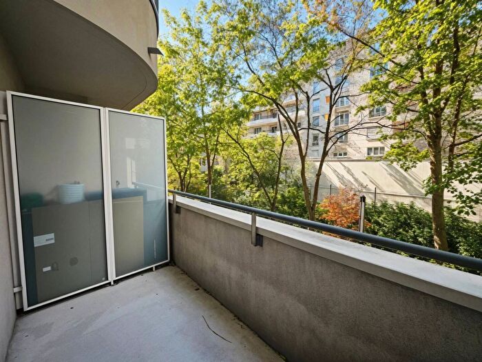 Appartement à louer - Gambetta, Courbevoie - 4 pièces