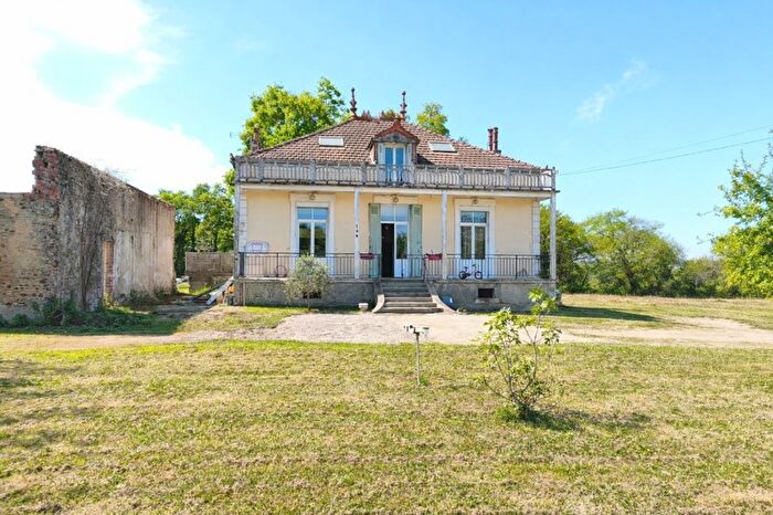 Maison à vendre - Aire-sur-lAdour - 6 pièces - 5 chambres