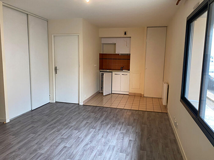 Appartement à louer - Limoges, Centre-ville, Hôtel de Ville, Emailleurs - 1 pièce