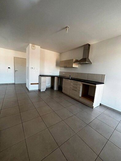 Appartement à louer - Centre, Craponne - 4 pièces - 3 chambres