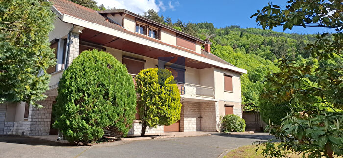 Maison à vendre - Le Cheylard - 12 pièces - 6 chambres