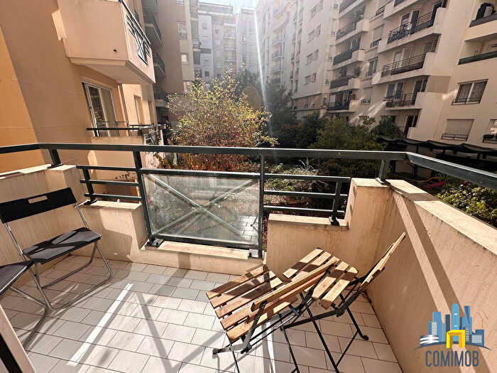 Appartement 1 pièce à Courbevoie, Faubourg de l'Arche, à louer