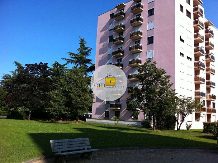 Centre Ville, Saint-Priest - Appartement 2 pièces à louer