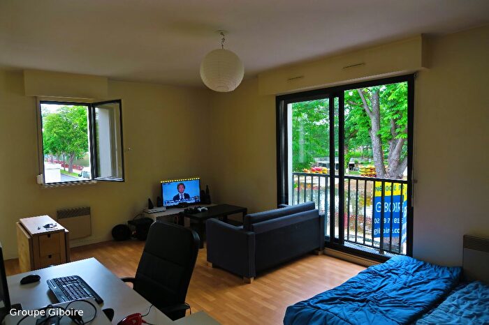 Cesson-Sévigné, Centre-ville, La Hublais, Beausoleil : Appartement 1 pièce à louer