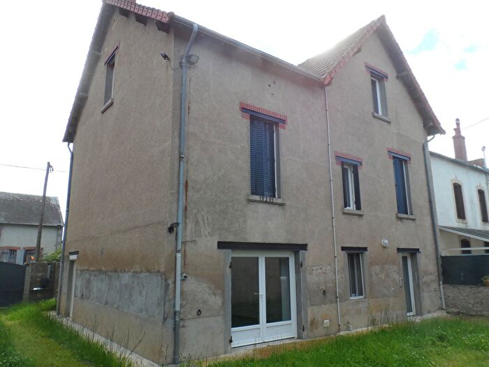 Maison à vendre - Treignat - 10 pièces - 4 chambres