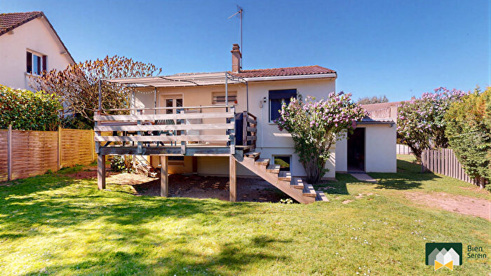 Maison à vendre - Saint-Georges-sur-Eure - 6 pièces - 4 chambres