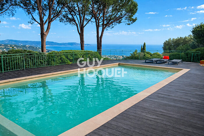 Maison à vendre - Cavalaire-sur-Mer, Le Parc- Frais Vallon, Le Jas - 9 pièces - 7 chambres