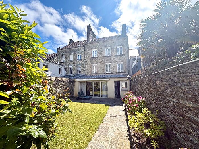 Cherbourg-Octeville, Centre-ville : Maison 7 pièces à vendre