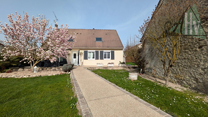 Maison à vendre - Chalmaison - 6 pièces - 5 chambres