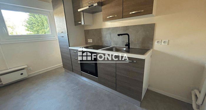 Arsenal, Roanne : Appartement 4 pièces à louer