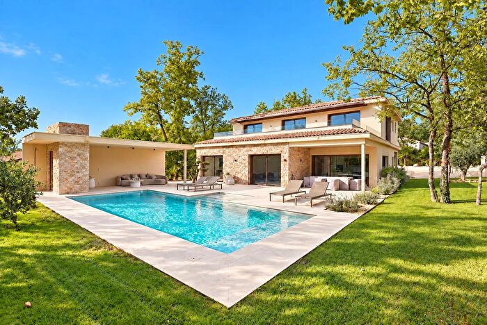 Maison 5 pièces à vendre - Tourrettes