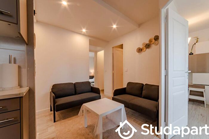 Appartement à louer - Centre Ville-Vieux Puteaux - 1 pièce - 3 chambres