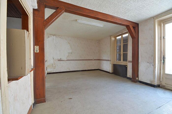 Maison à vendre - Ivoy-le-Pré - 8 pièces - 4 chambres