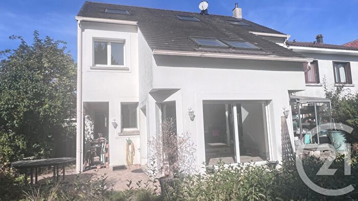Maison 7 pièces à Brou-sur-Chantereine, à vendre
