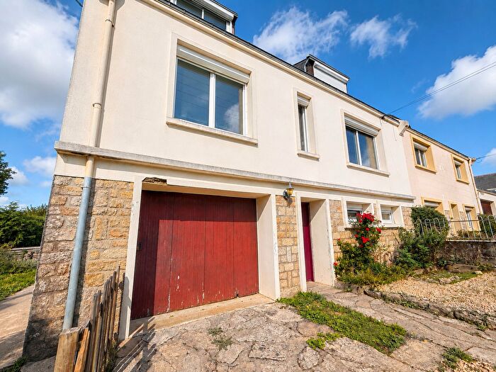 Maison 8 pièces à vendre à Baud