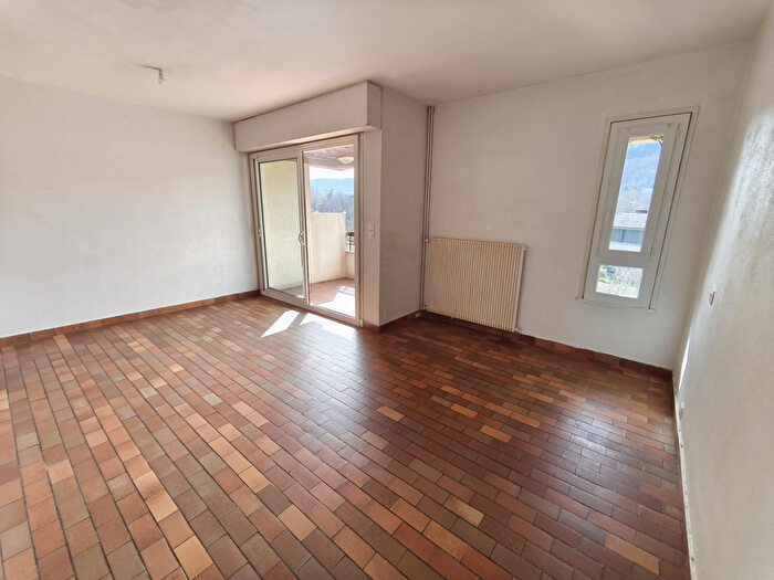 Maison à louer - Espalion - 4 pièces - 3 chambres