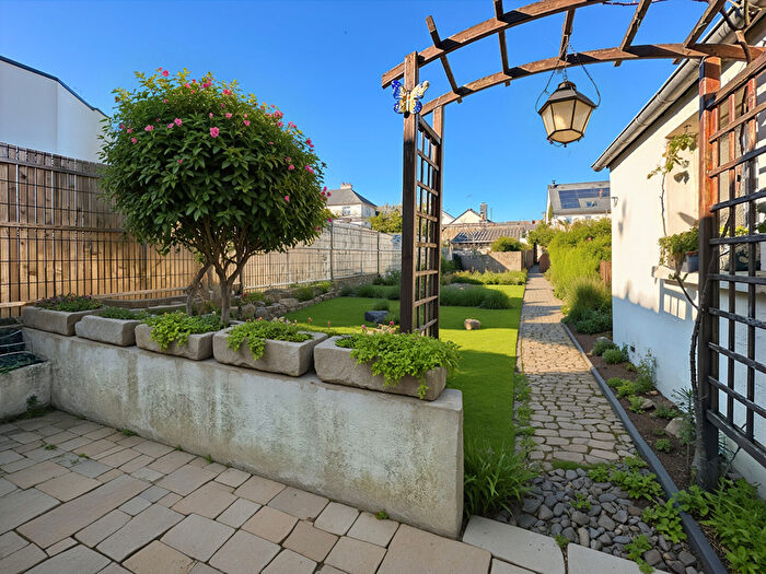 Maison à vendre - Quartiers Nord-Ouest, Saint-Martin - 4 pièces - 2 chambres