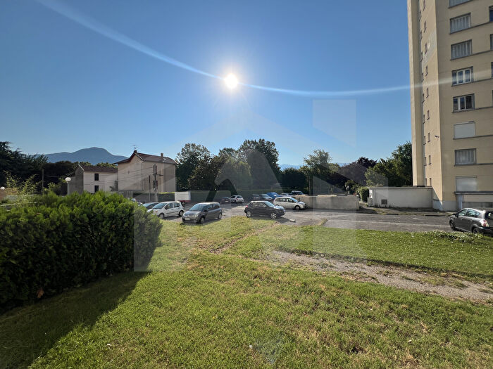 Fontaine, Floralies : Appartement 2 pièces à vendre