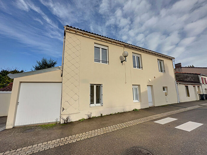 Maison à louer - Le Landreau - 5 pièces - 4 chambres