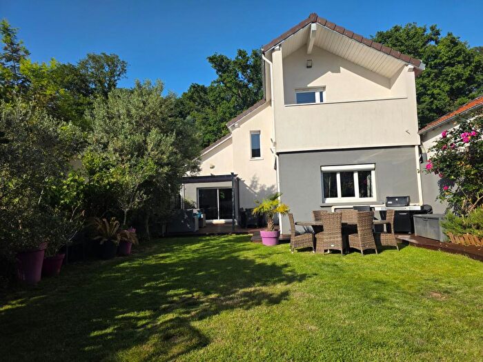 Maison 5 pièces à Le Plessis-Trévise, Val Roger, à vendre