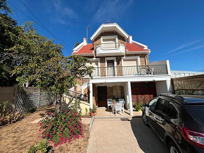 Viry-Châtillon, Le Plateau : Maison 5 pièces à vendre