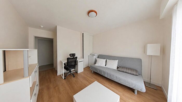 Appartement 1 pièce à Joué-lès-Tours, Centre-ville, à louer