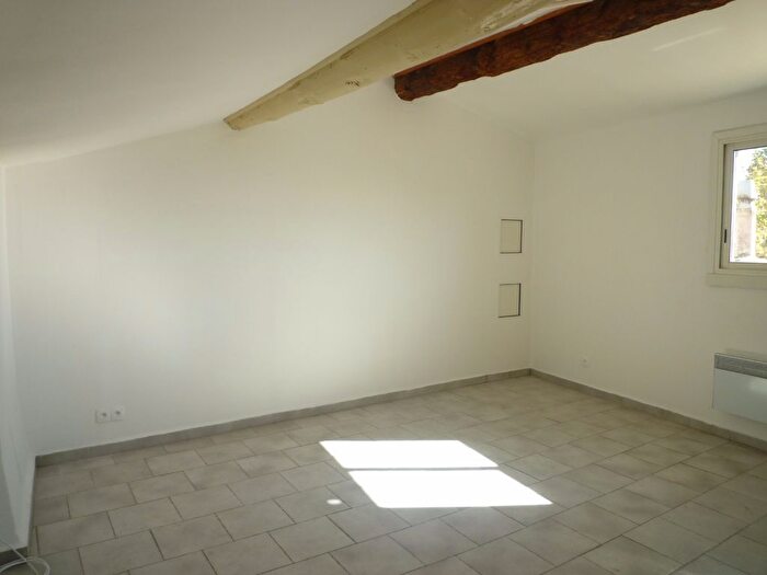 Appartement 2 pièces à Beaucaire, Centre-ville, à louer