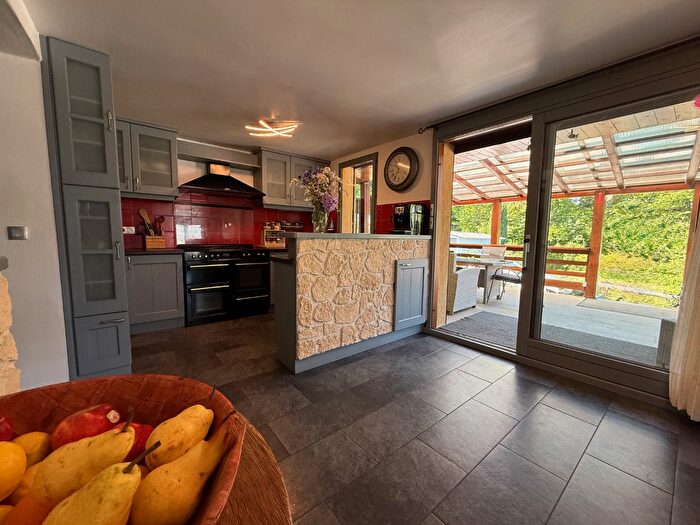 Notre-Dame-des-Millières : Maison 5 pièces à vendre