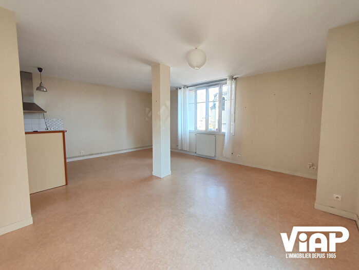 Appartement à louer - Limoges, Centre-ville, Hôtel de Ville, Emailleurs - 3 pièces - 2 chambres