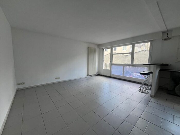 Appartement à louer - Bordeaux, Croix Blanche - 2 pièces - 1 chambre