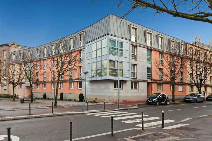 Appartement à vendre - Noisy-le-Grand, Centre-ville - 1 pièce - 1 chambre