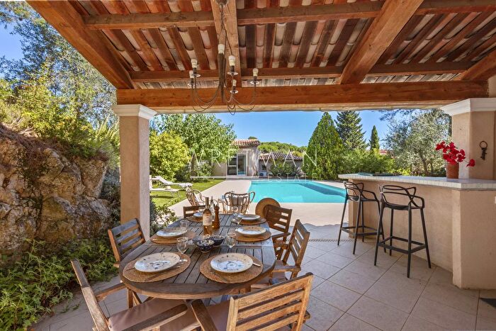 Maison à vendre - Valbonne, Val de Cuberte, Les Parés, Les Peyrouos - 6 pièces - 4 chambres