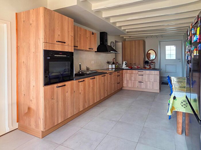 Maison à vendre - Vernoil-le-Fourrier - 4 pièces - 3 chambres