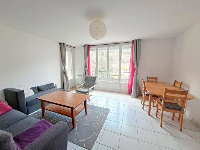 Appartement à louer - Peripherie, Vif - 3 pièces - 2 chambres