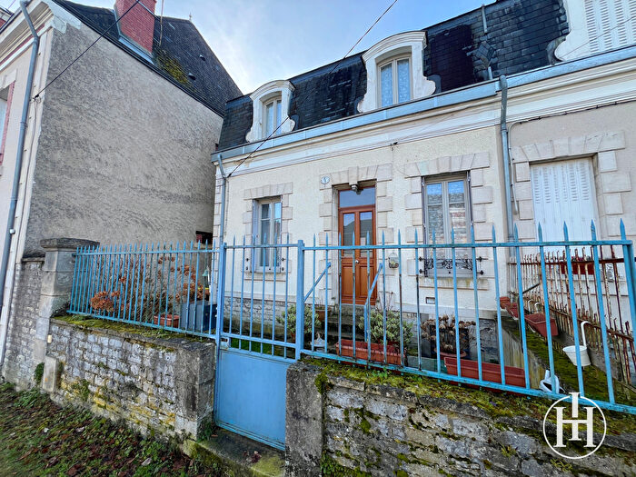 Maison à vendre - Vierzon, Centre-ville - 5 pièces - 3 chambres