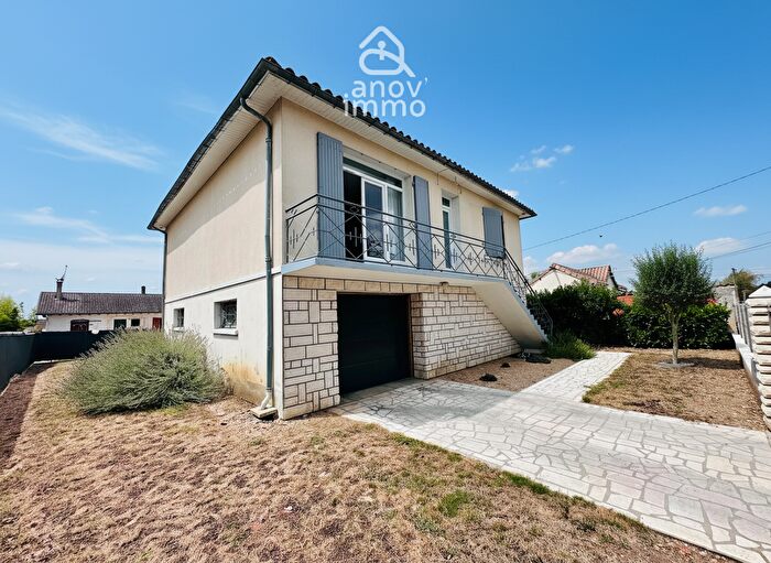 Maison 4 pièces à Linars, à vendre