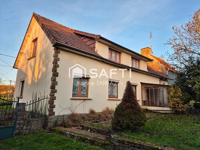 Maison à vendre - Saint-Hilaire-du-Harcouët - 6 pièces - 4 chambres