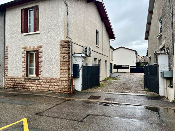 Maison à vendre - Meyzieu, Sud Ouest - 2 pièces - 1 chambre