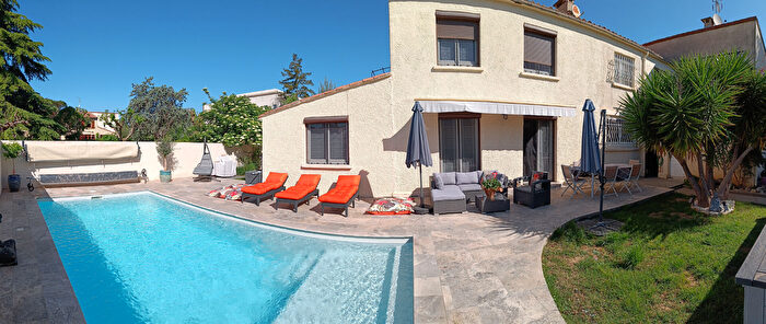 Maison à vendre - Nîmes, collines - 5 pièces - 4 chambres