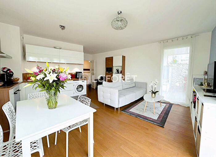 Appartement à vendre - Issy-les-Moulineaux, Les Epinettes, Le Fort, Les Hauts dIssy - 4 pièces - 3 chambres