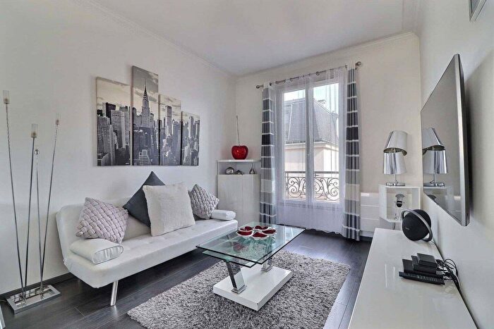 Appartement à louer - Mairie, Paris ème arrondissement - 1 pièce