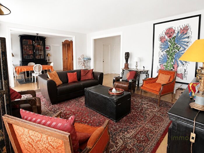 Noisy-le-Roi : Appartement 5 pièces à vendre