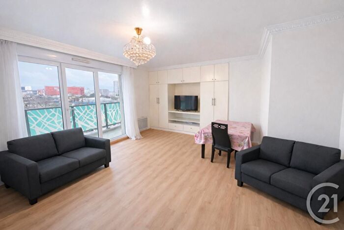 Appartement à louer - Aubervilliers, Landy-Plaine, Marcreus, Pressensé - 4 pièces - 3 chambres