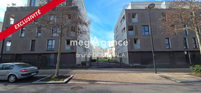 Appartement à vendre - Trappes, Merisier, Aérostat - 3 pièces - 2 chambres