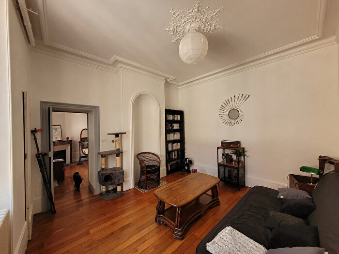 Appartement à louer - Dijon, Centre-ville - 3 pièces - 2 chambres